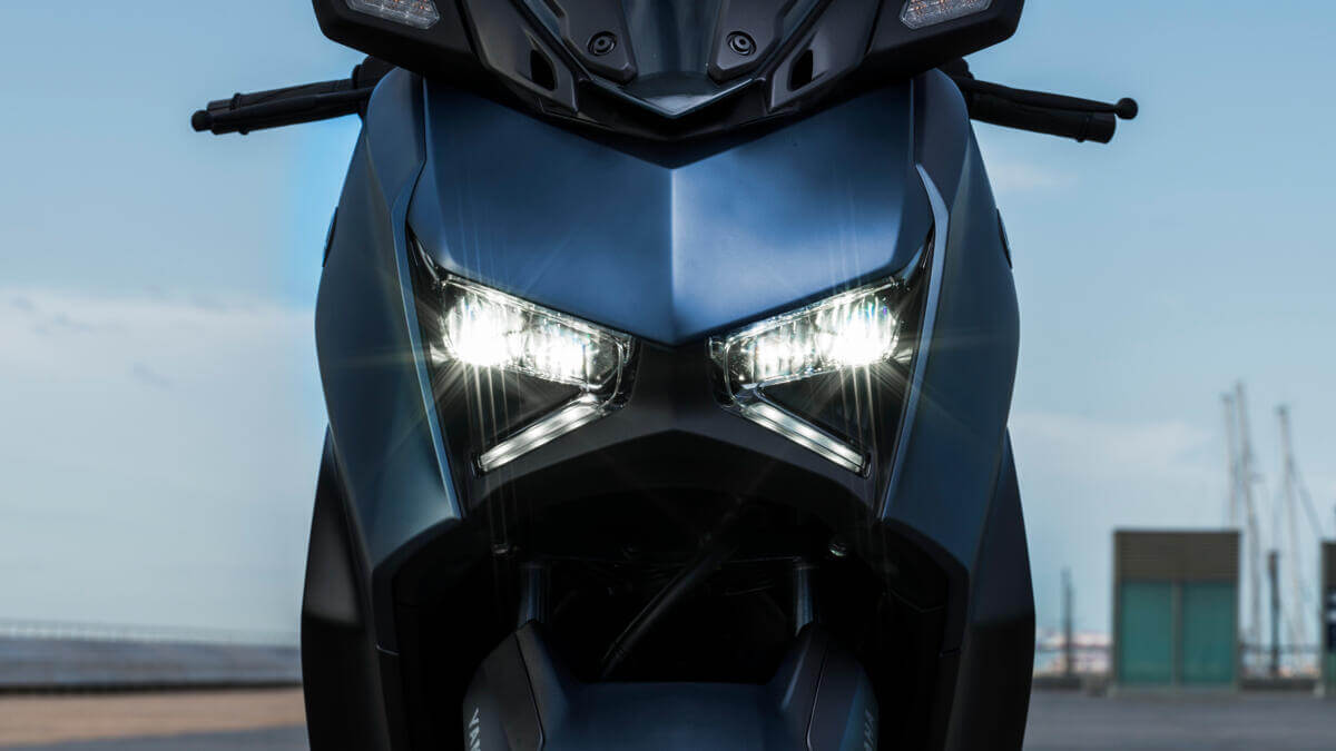 4 Pilihan Warna Yamaha XMAX 2023 dan Harga Terbaru | BERITAMOTOR.NET